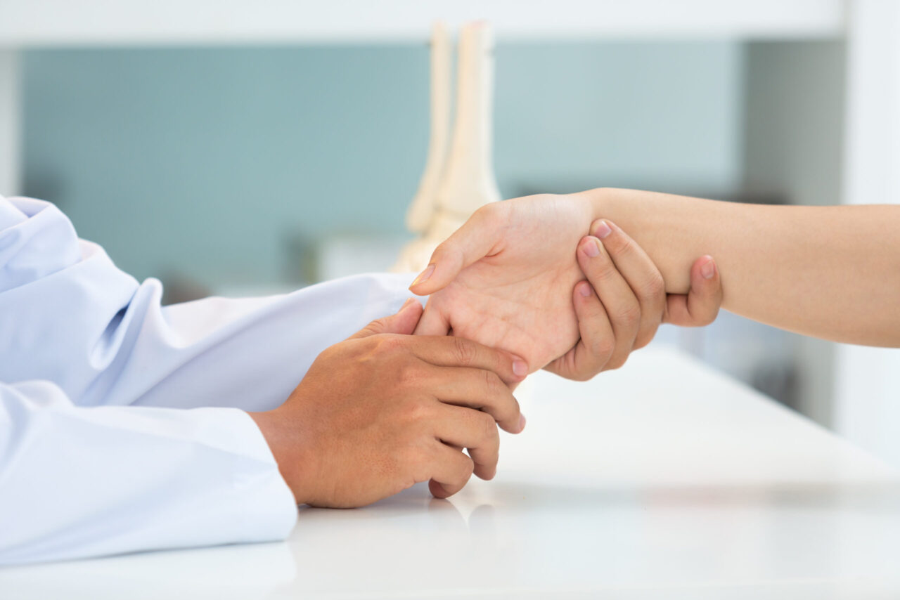 When Should You See a Hand Therapist?